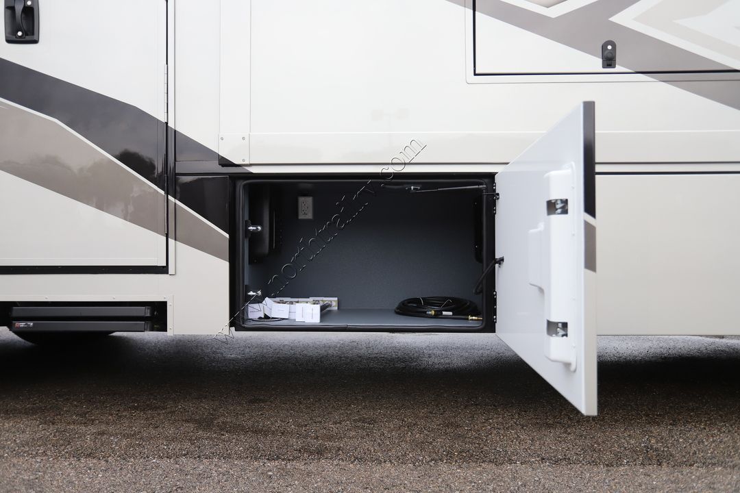 2026 Renegade Rv Explorer 38EMB 16622