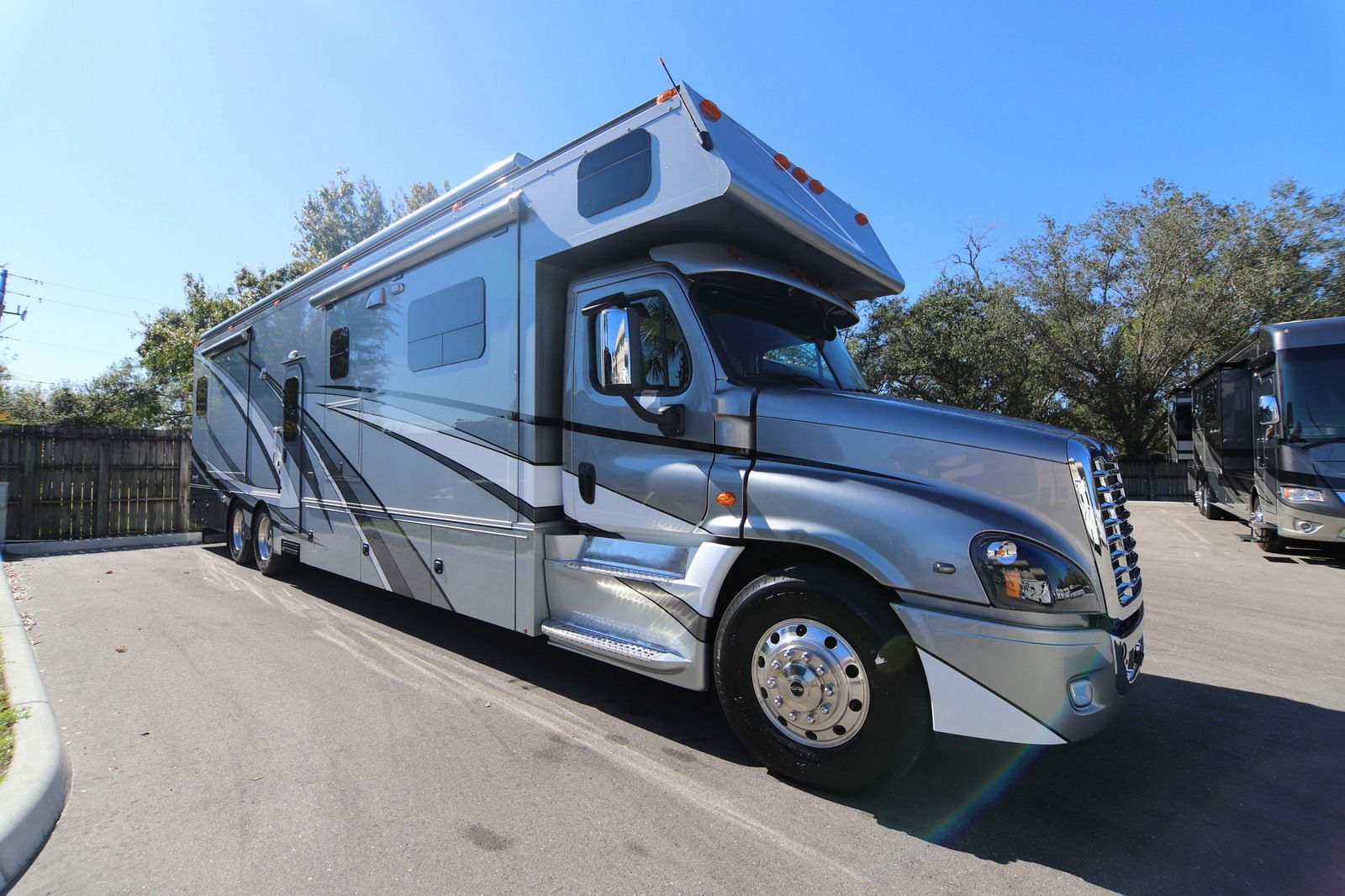 2019 Renegade Rv Classic 45CBH 12158