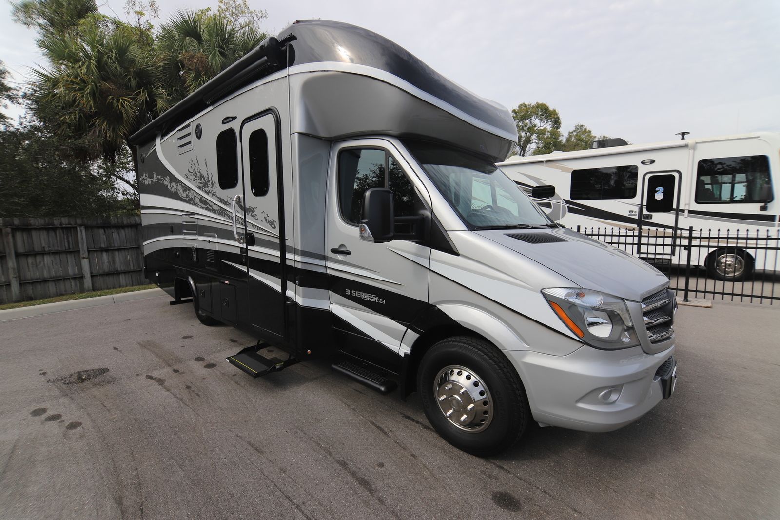 2017 Dynamax Isata 3 24FW 11924-1