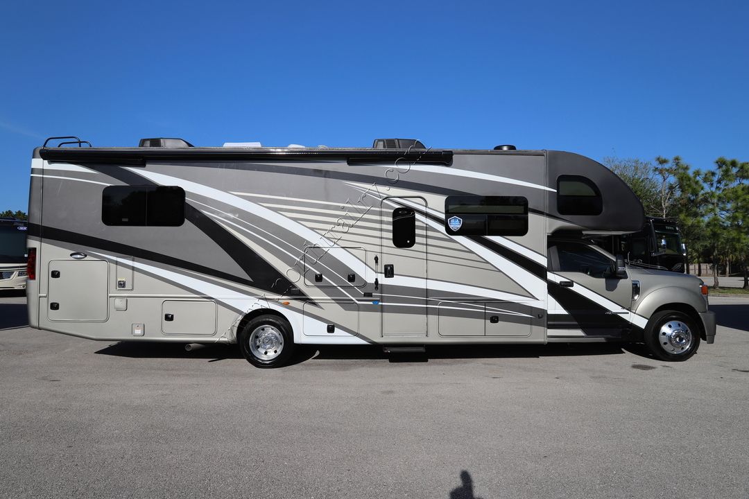 2023 Thor Magnitude LV35 14767