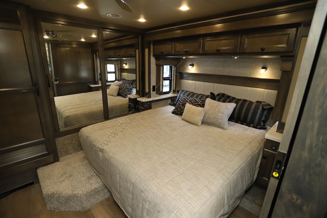 2023 Tiffin Motor Homes Allegro Red 33AA 14964