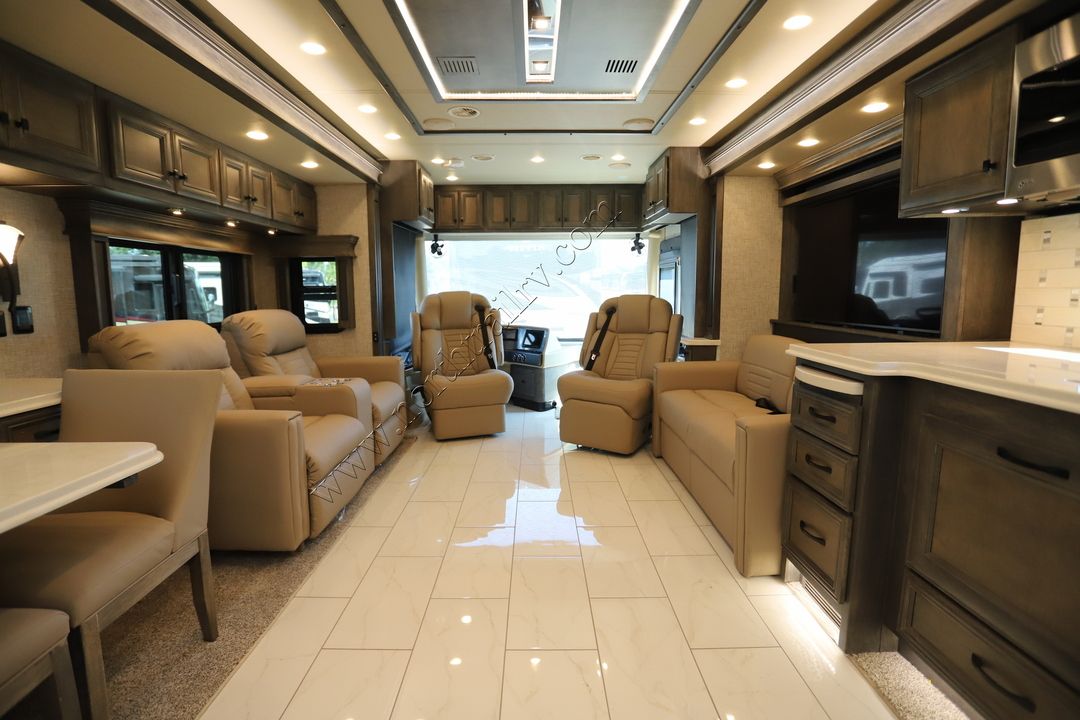 2023 Tiffin Motor Homes Phaeton 37BH 15158