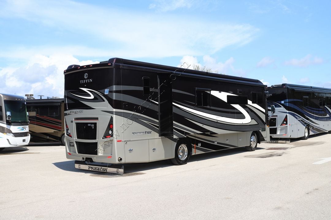 2023 Tiffin Motor Homes Phaeton 37BH 15158