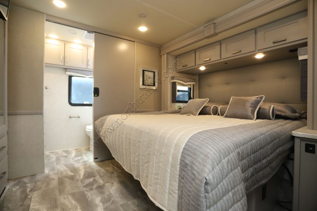 2023 Thor Challenger 37DS 15202