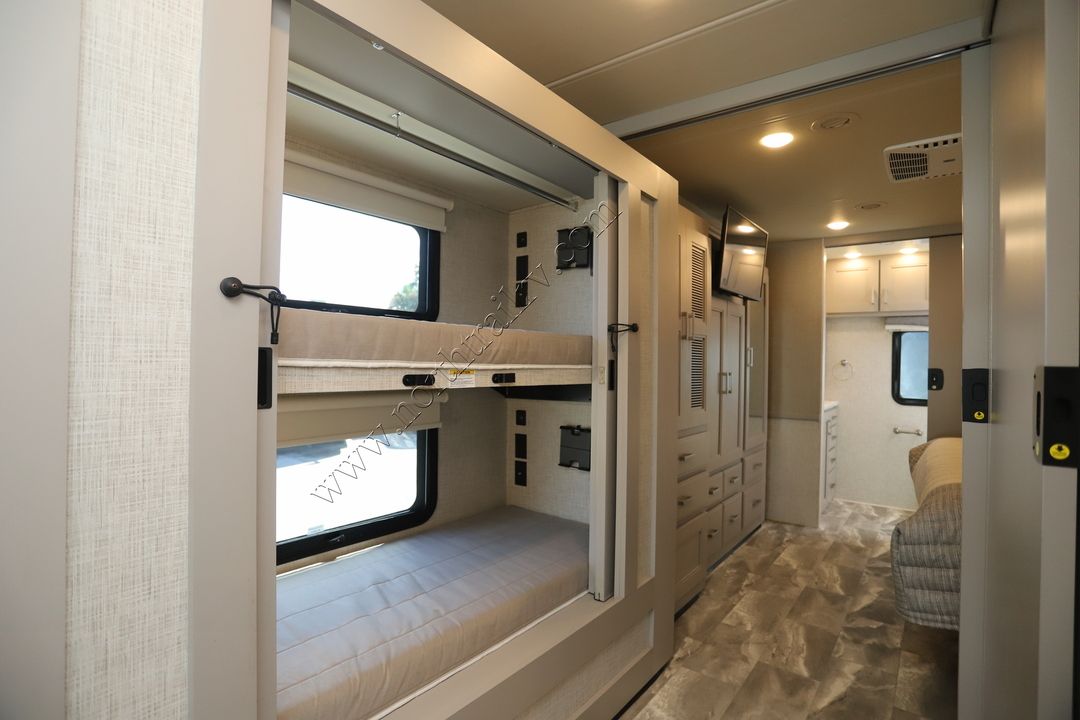 2023 Thor Challenger 37DS 15202