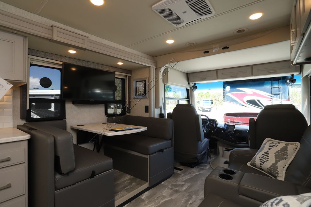 2023 Thor Challenger 37DS 15202