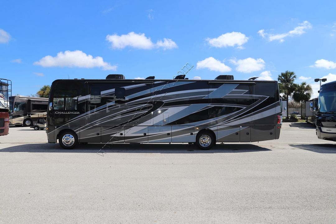 2023 Thor Challenger 37DS 15202