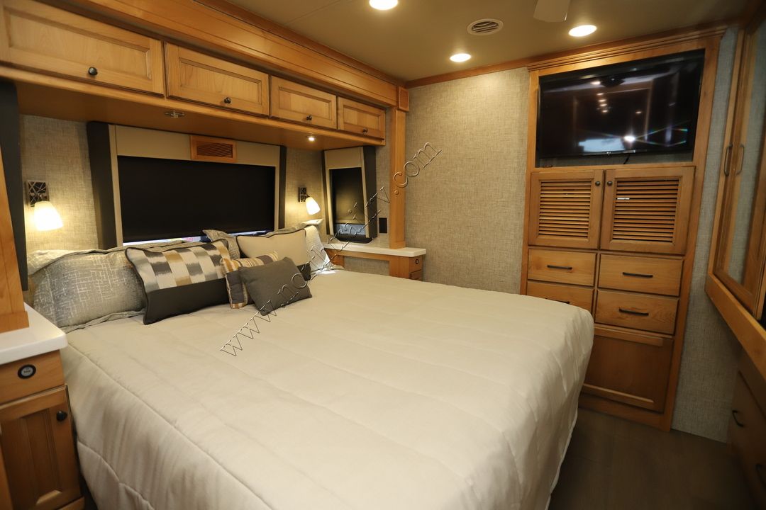 2023 Tiffin Motor Homes Allegro 32SA 15272