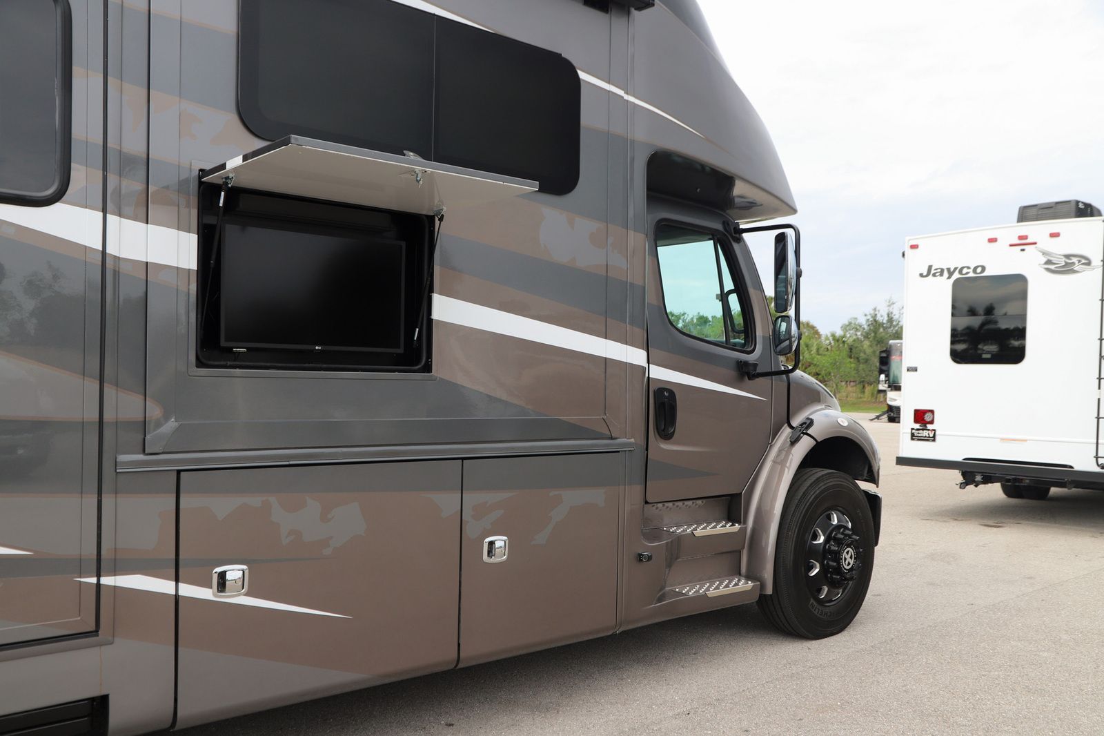 New and Used RVs for Sale in Fort Myers, FL | North Trail RV Center