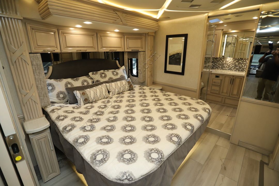 2022 Newmar Mountain Aire 4535 14343-1