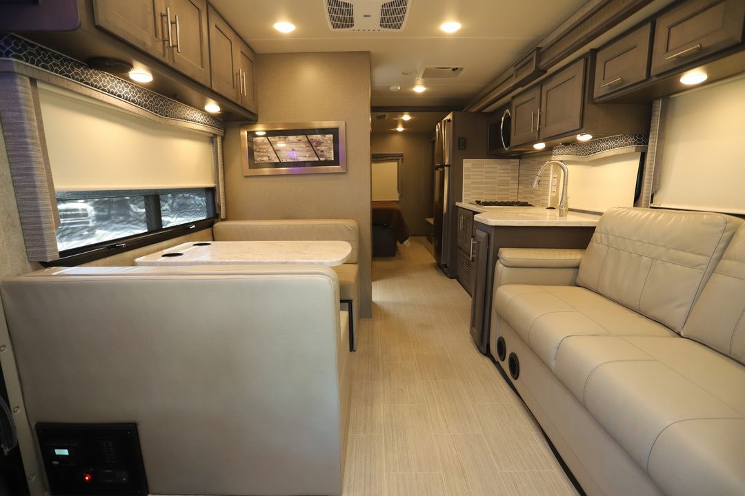 2022 Thor Magnitude 34SV 14017-1