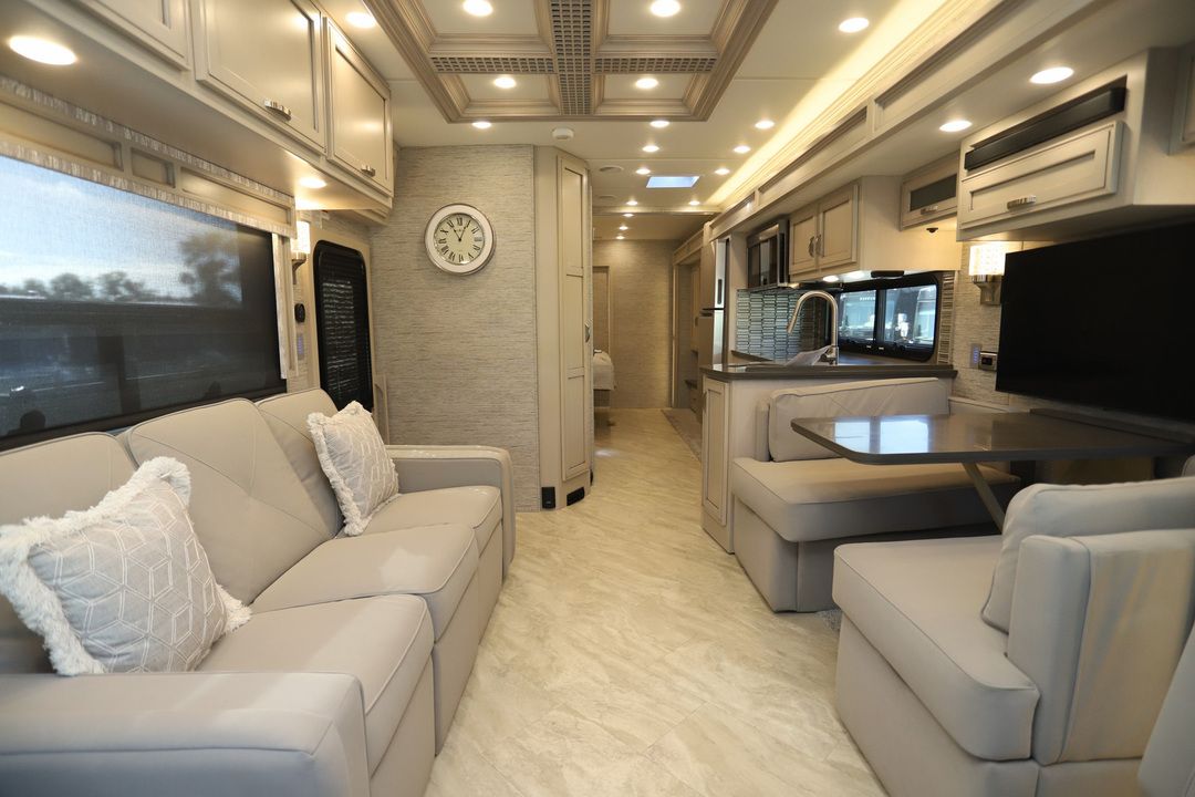 2023 Newmar Canyon Star 3947 15100