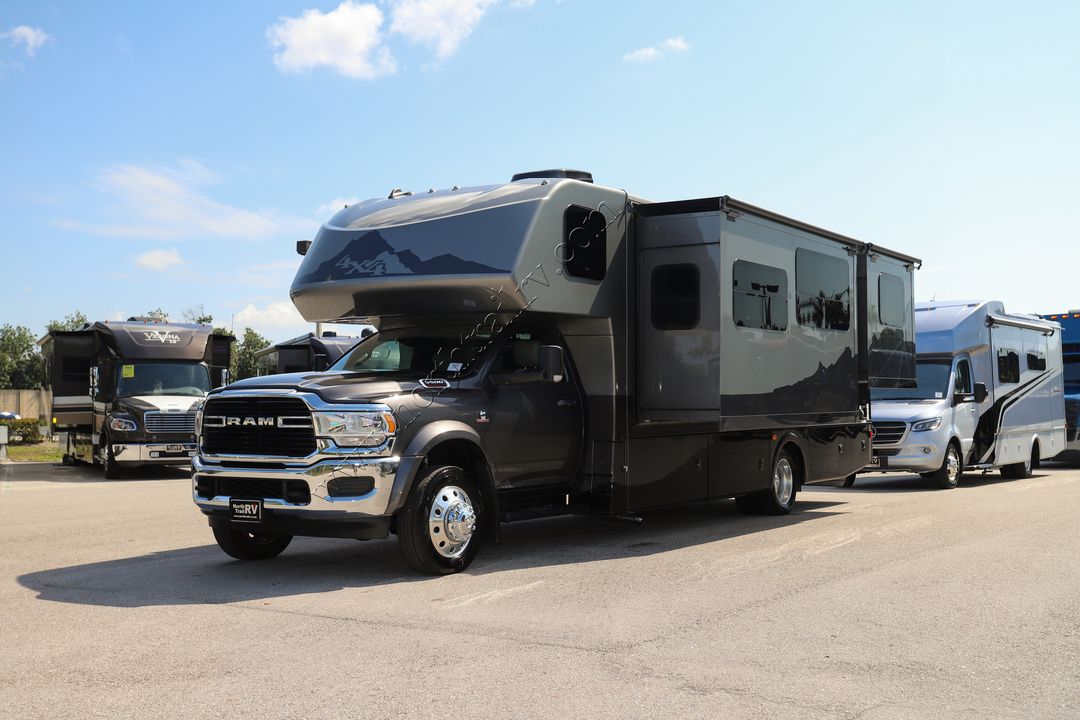 2023 Dynamax Isata 5 30FWD 15360