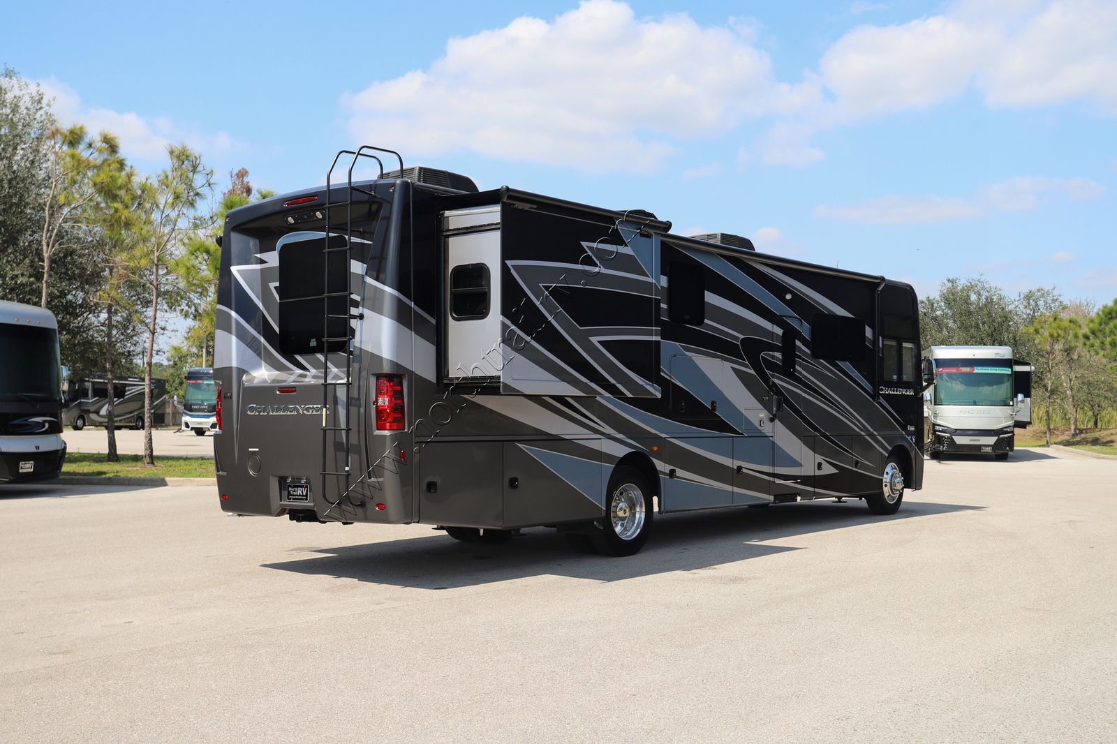 Thor Motor Coaches For Sale | North Trail RV Center
