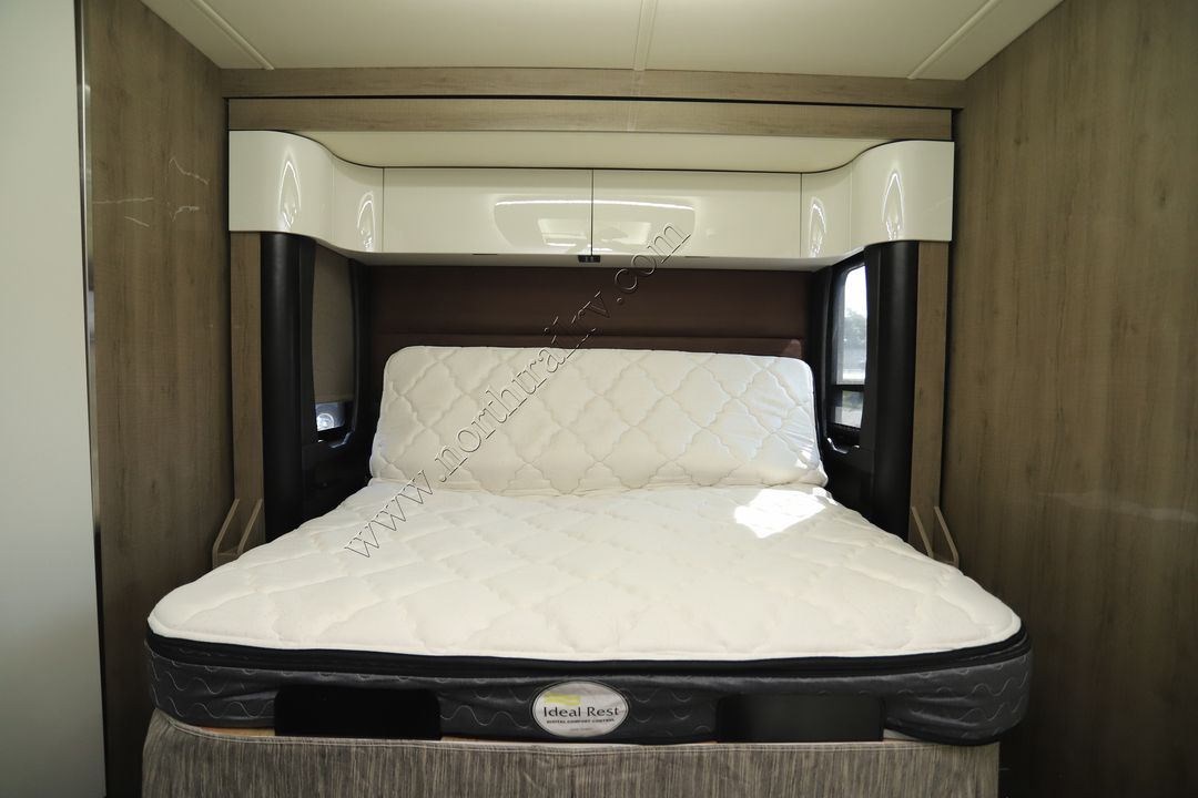 2020 Winnebago Horizon 42Q 19009