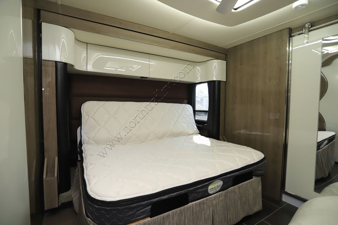 2020 Winnebago Horizon 42Q 19009