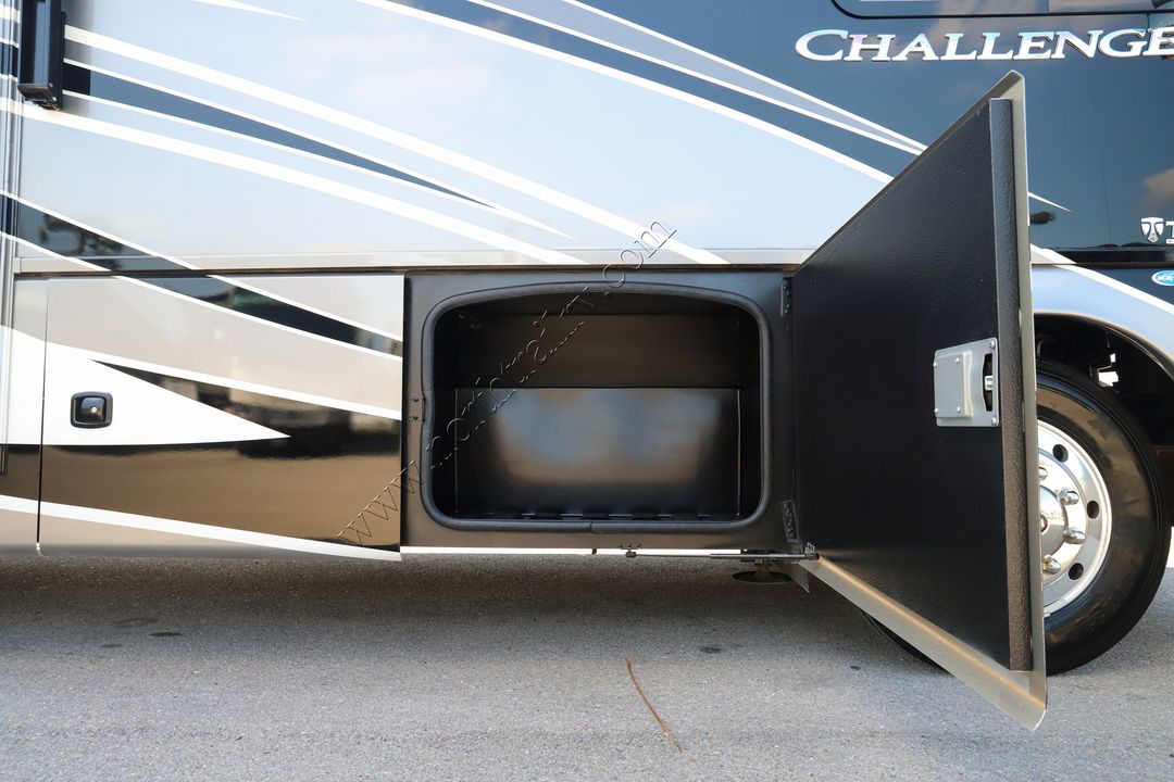 2023 Thor Challenger 37DS 15432