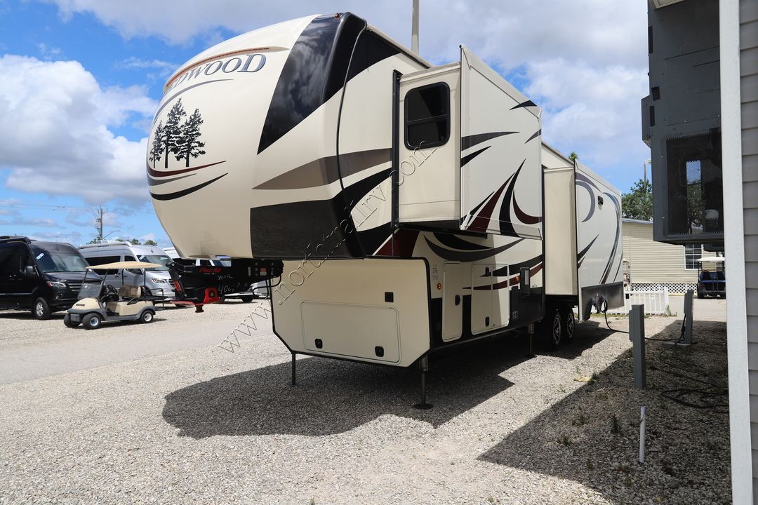 2019 Crossroads Redwood 3401RL 15149-1
