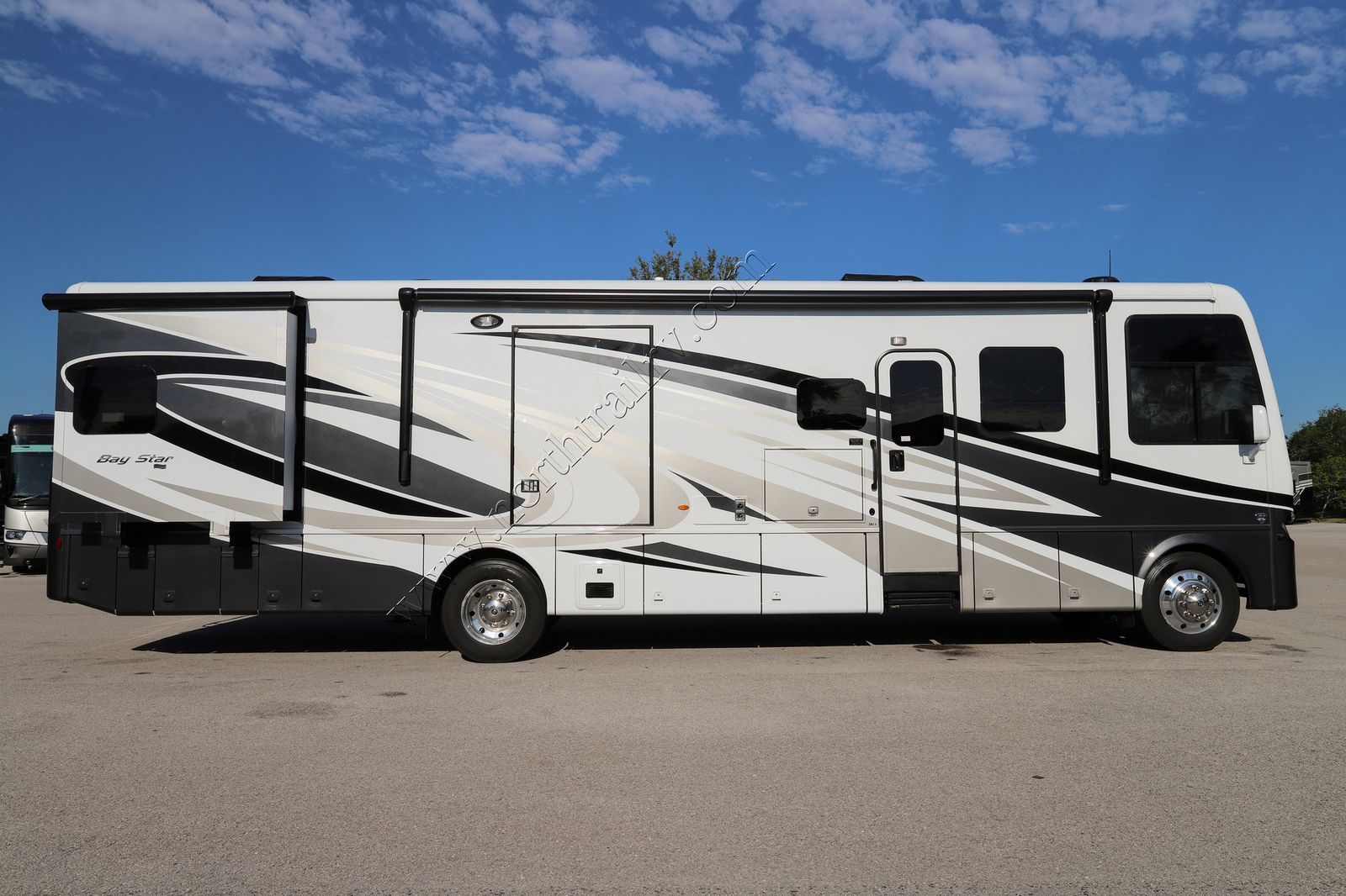 New and Used RVs for Sale in Fort Myers, FL | North Trail RV Center