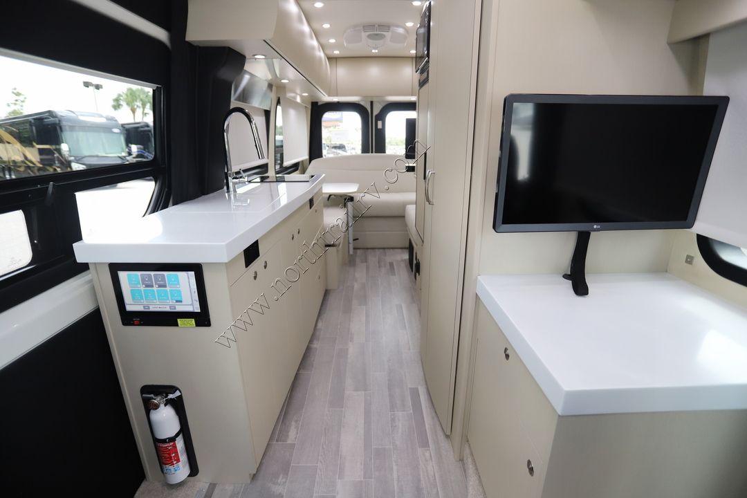 2023 Pleasure-Way Plateau FL 15515