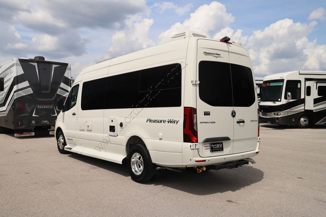 2023 Pleasure-Way Plateau FL 15515