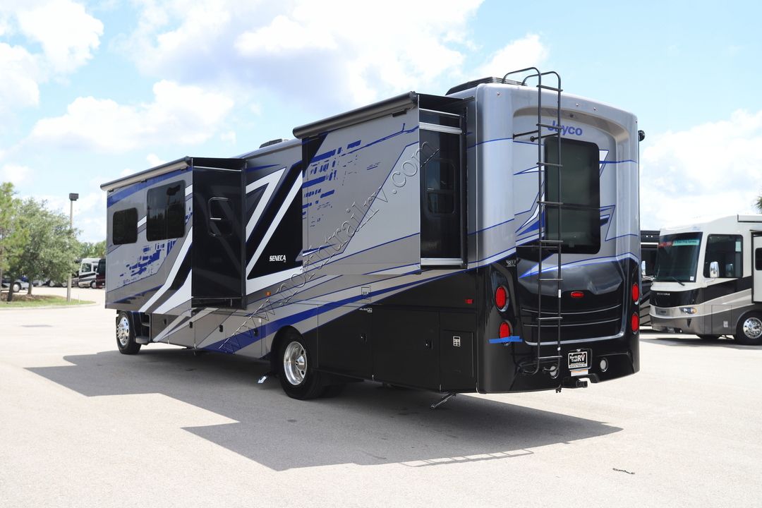 2023 Jayco Seneca 37M 15531