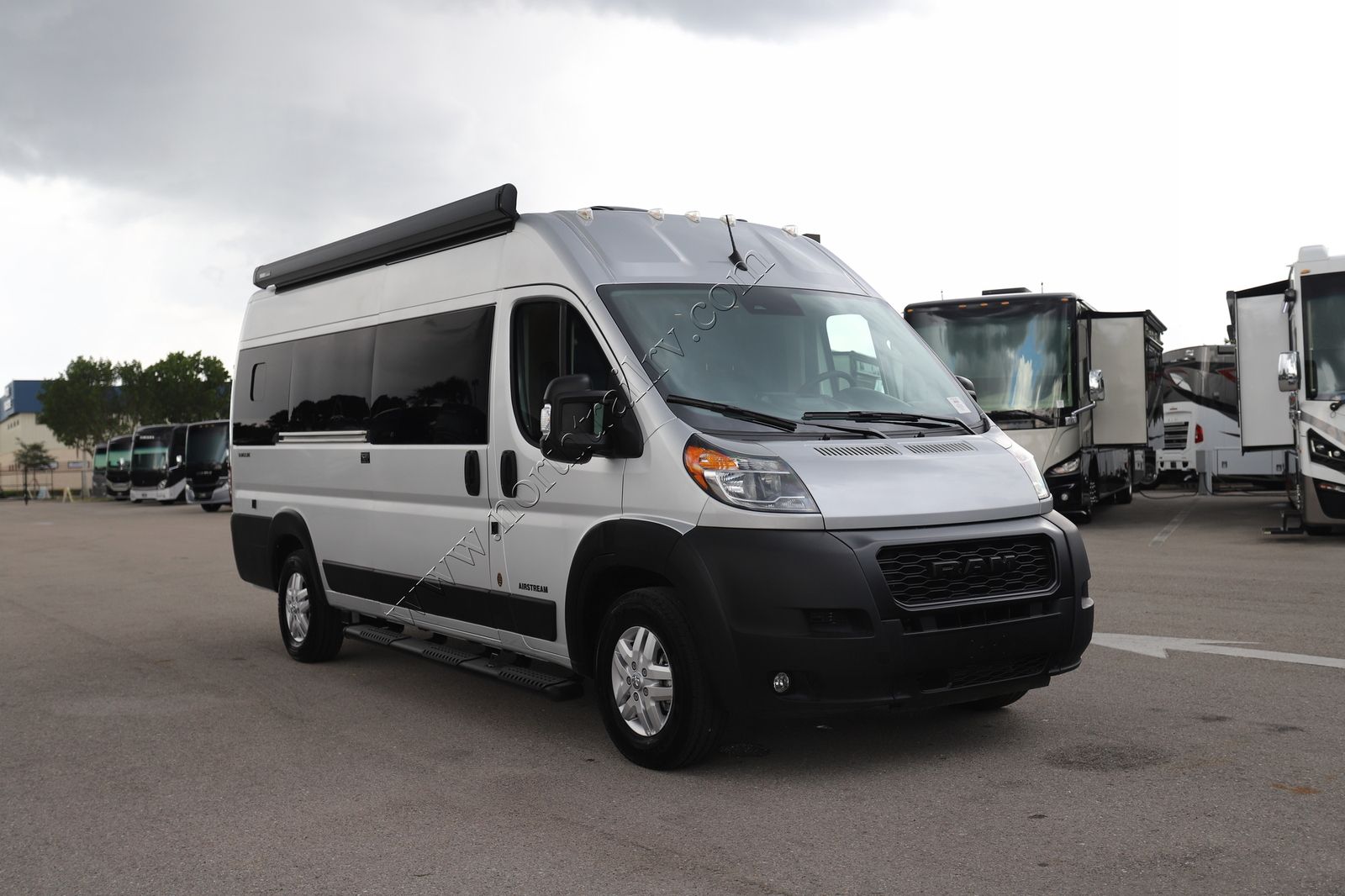 New Airstream Rangeline Touring Coach | Airstream of South Florida