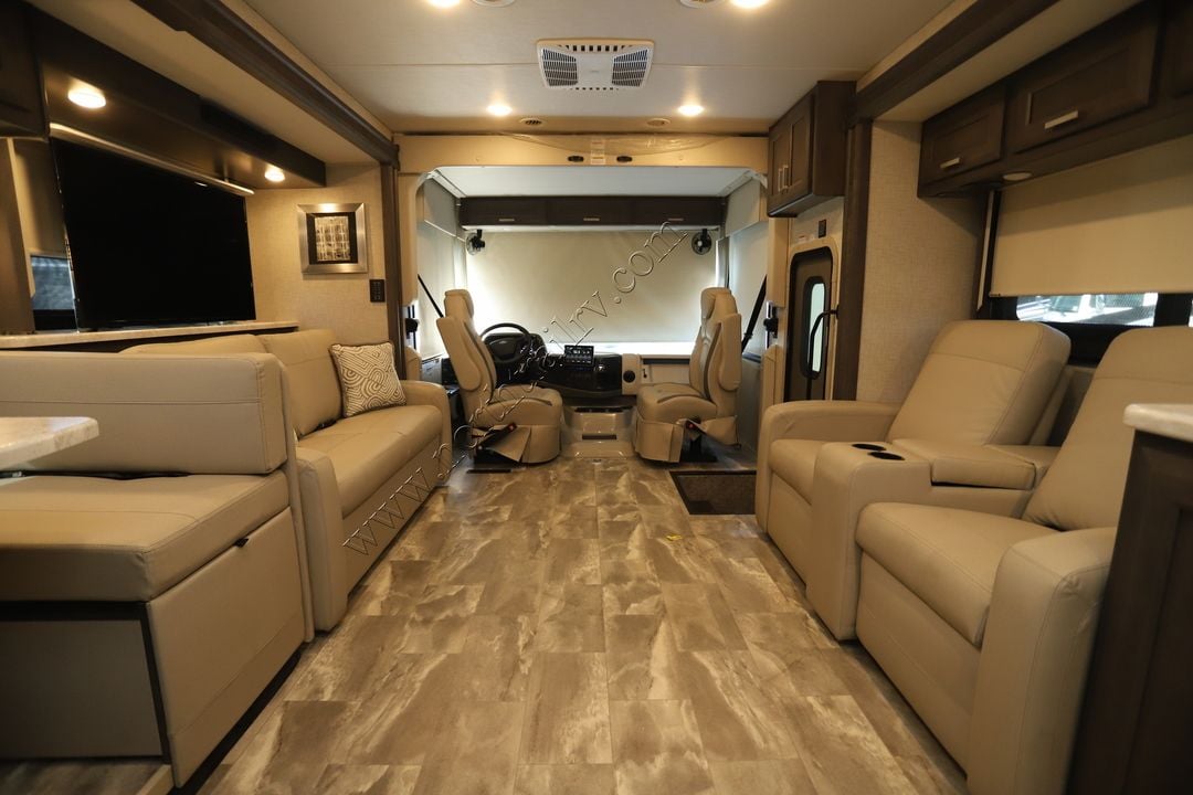 2023 Thor Challenger 35MQ 15431