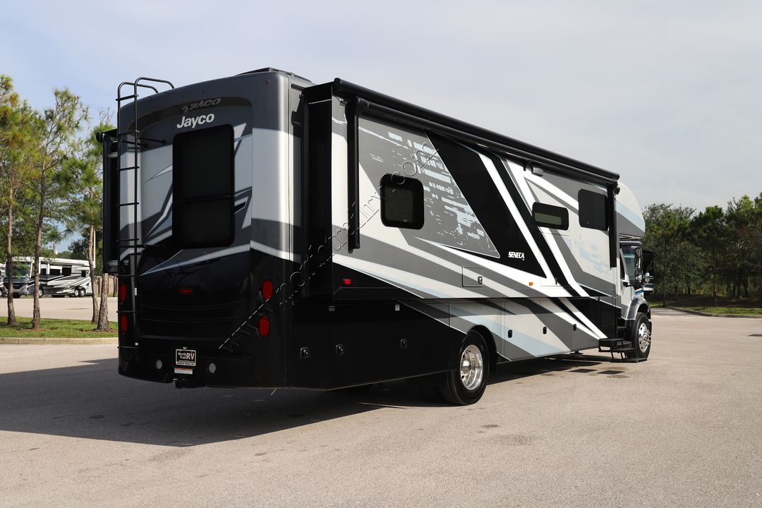 2024 Jayco Seneca 37M 15608
