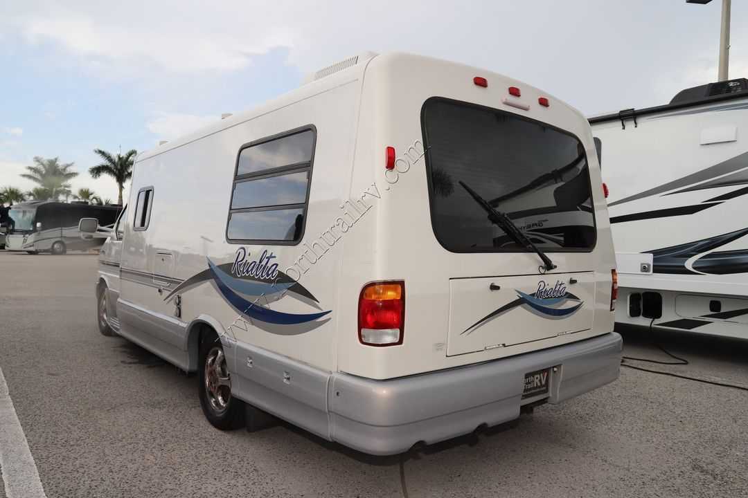 2003 Winnebago Rialta 22HD 14973-3