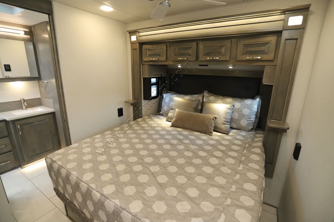 2024 Renegade Rv Explorer 40ERB 15498
