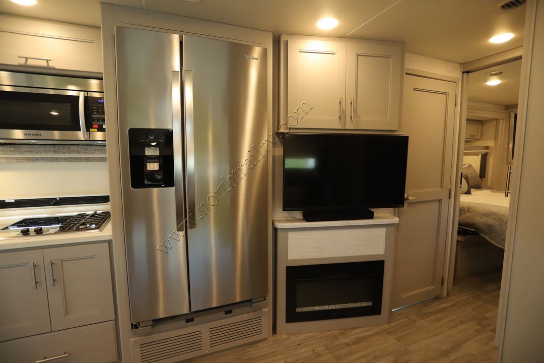 2022 Thor Inception 38MX 15170-1