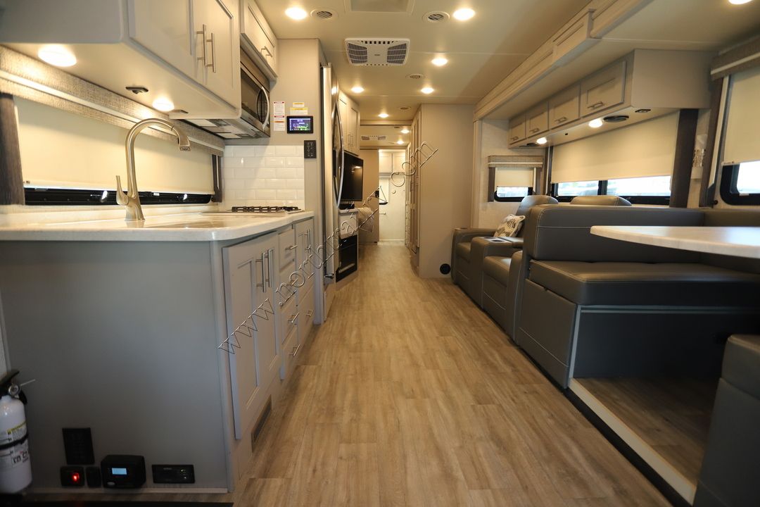 2022 Thor Inception 38MX 15170-1