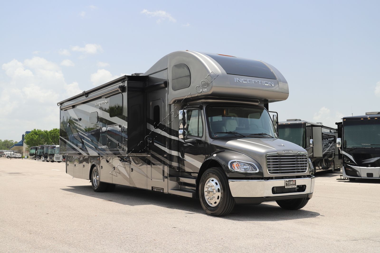 Thor Motor Coaches For Sale | North Trail RV Center