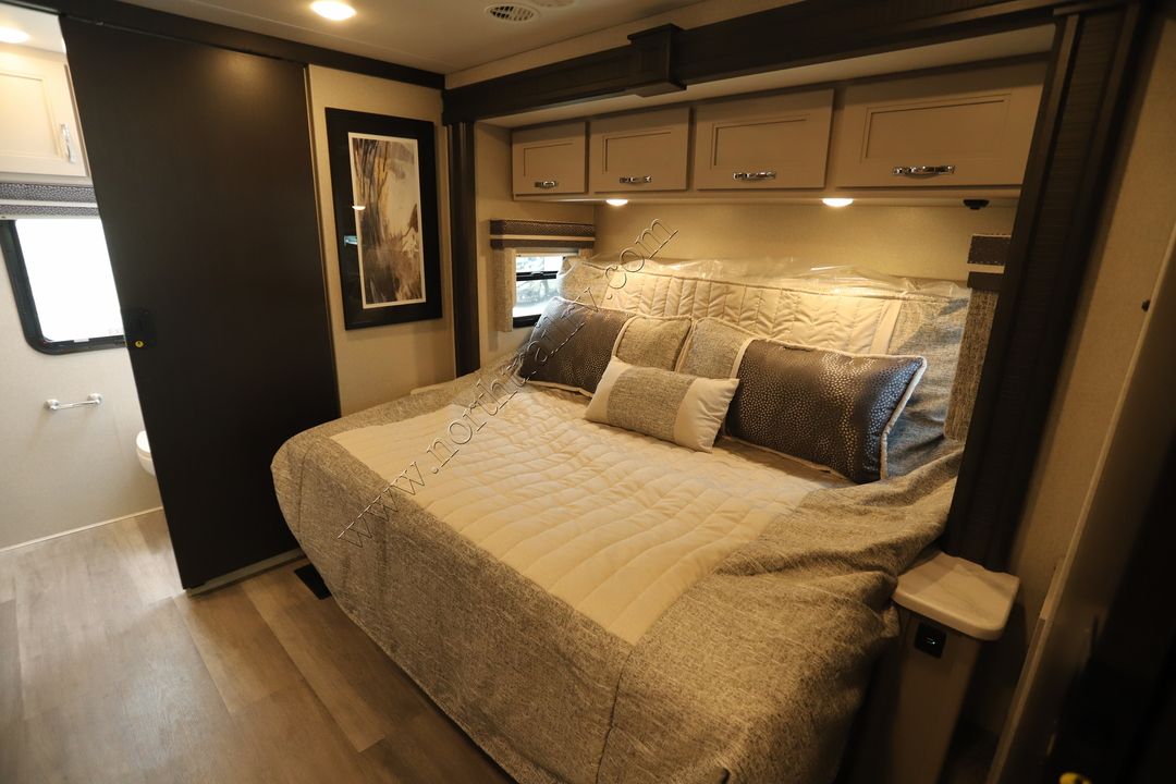 2024 Thor Inception 38DA 15645