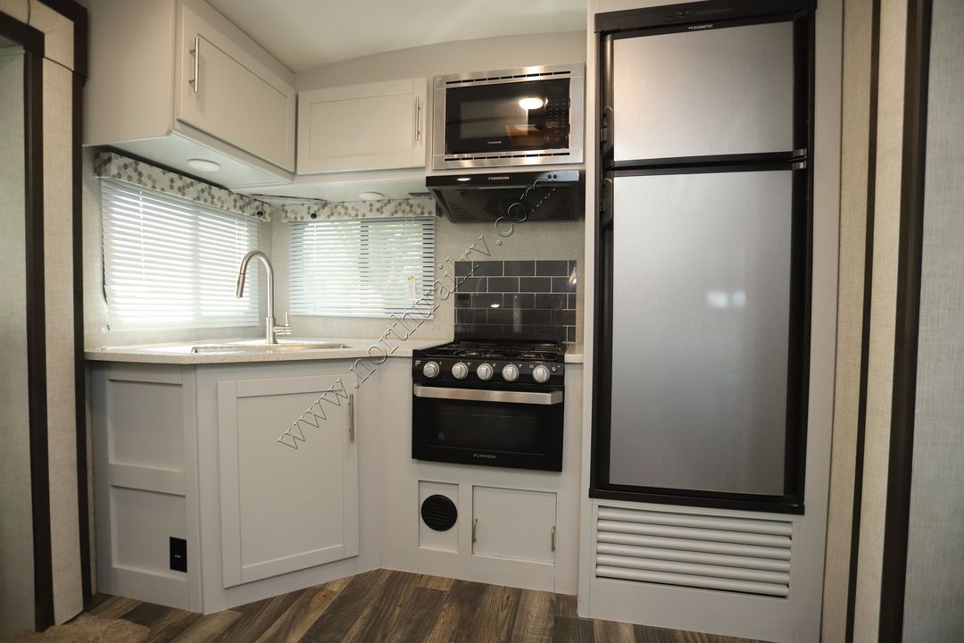 2019 Keystone Bullet Premier 24RK 14726-2