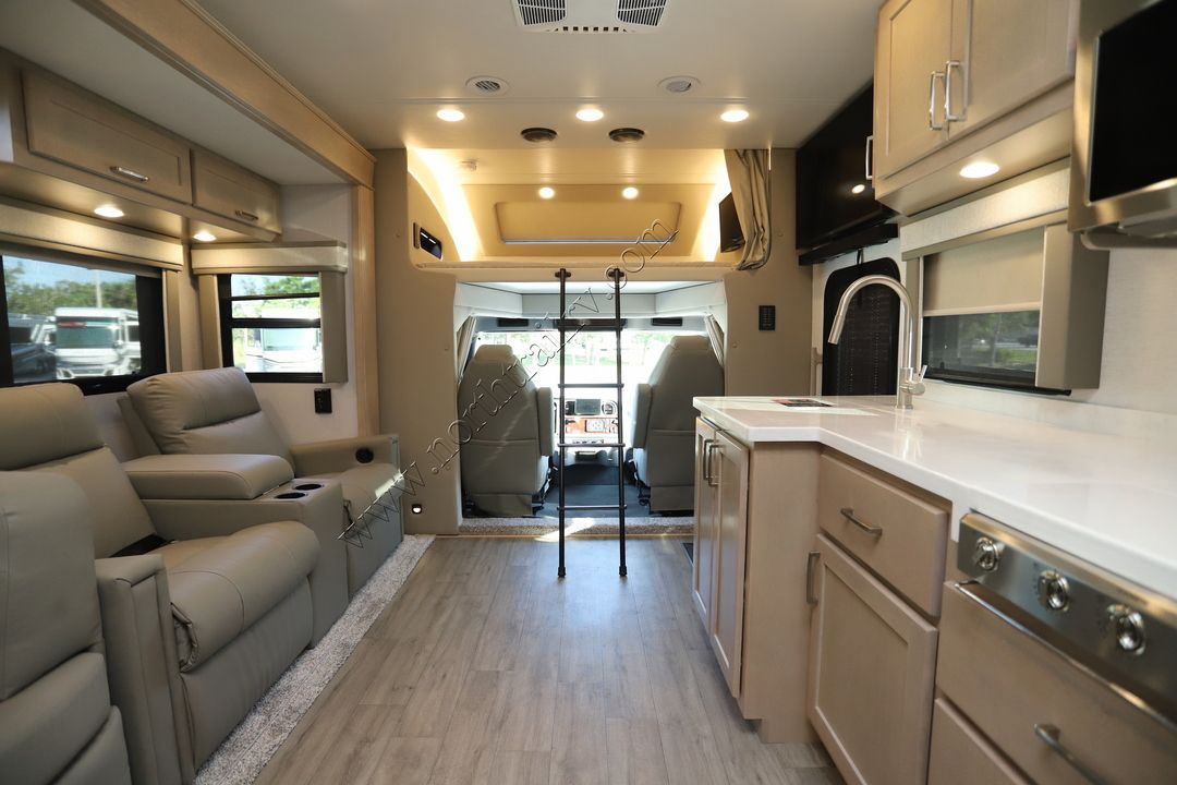 2024 Renegade Rv Valencia 38RB 15502