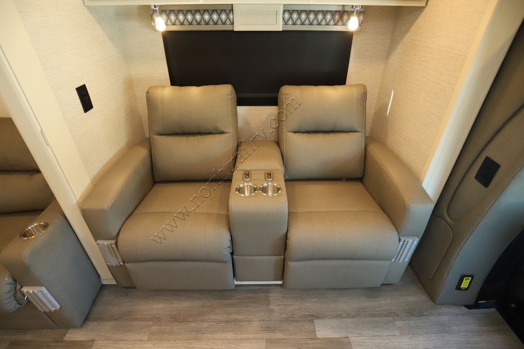 2024 Tiffin Motor Homes Wayfarer 25RW 15666