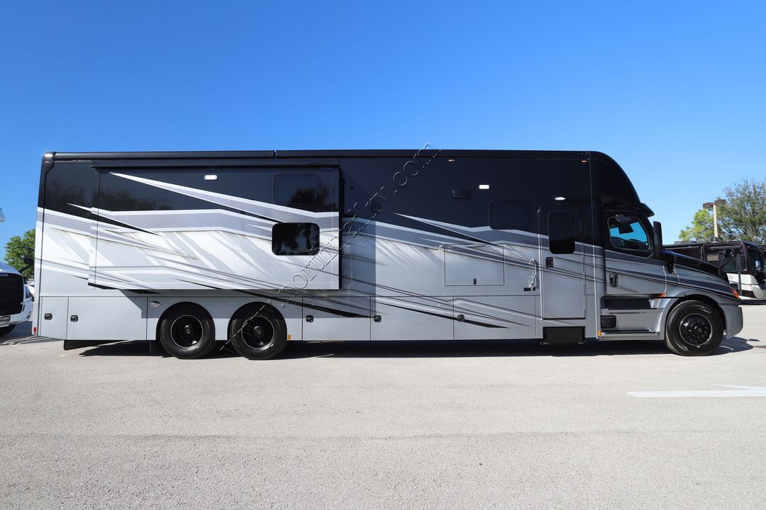2024 Renegade Rv Xl 45BBC 15604