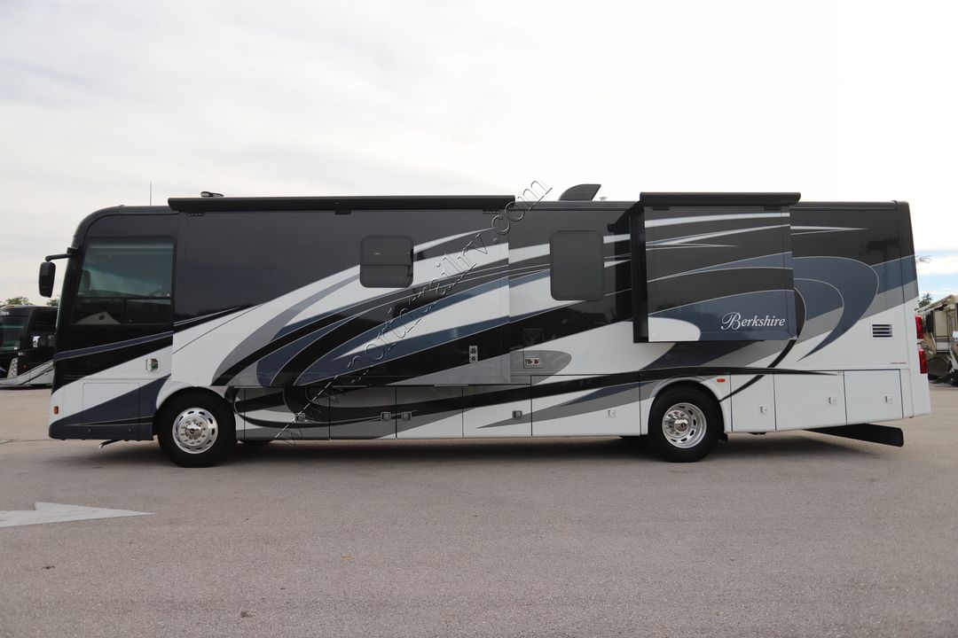 2018 Forest River Berkshire 38A 15145-1