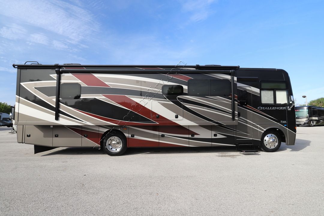 2022 Thor Challenger 35MQ 15737-1