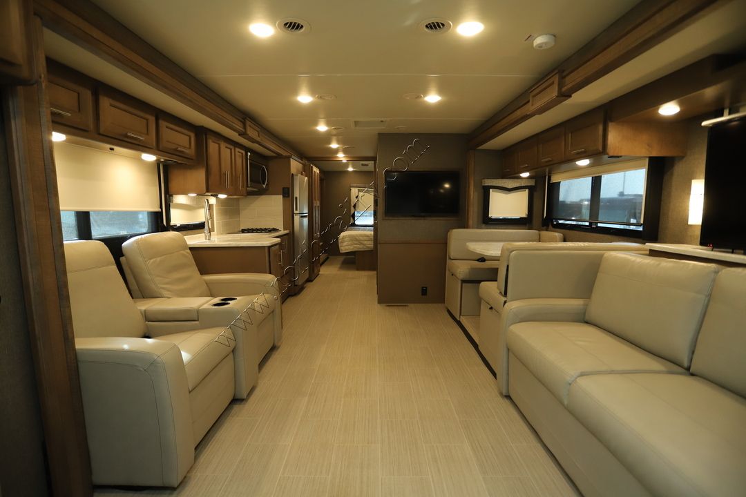 2022 Thor Challenger 35MQ 15737-1