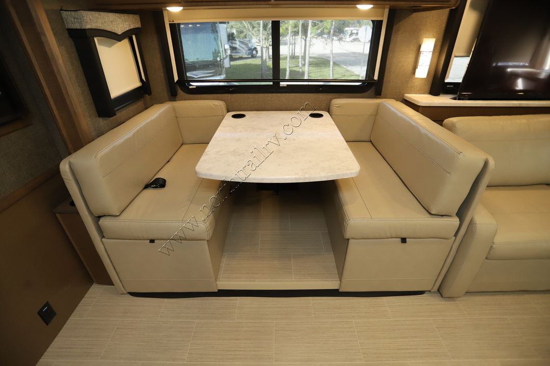 2022 Thor Challenger 35MQ 15737-1