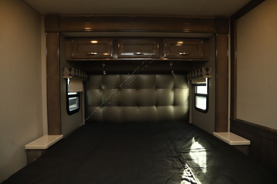 2021 Jayco Seneca Prestige 37K 15086-1