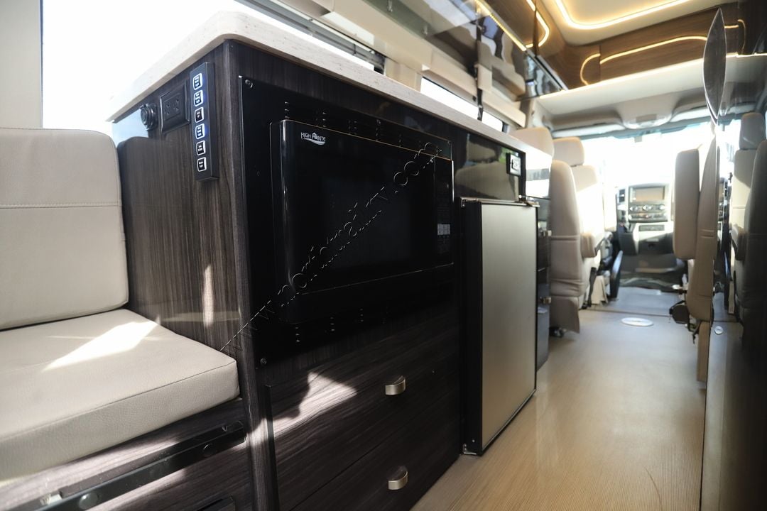 2018 Winnebago Era 70X 19095