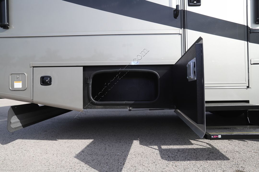 2023 Thor Outlaw 38MB 15573-3A