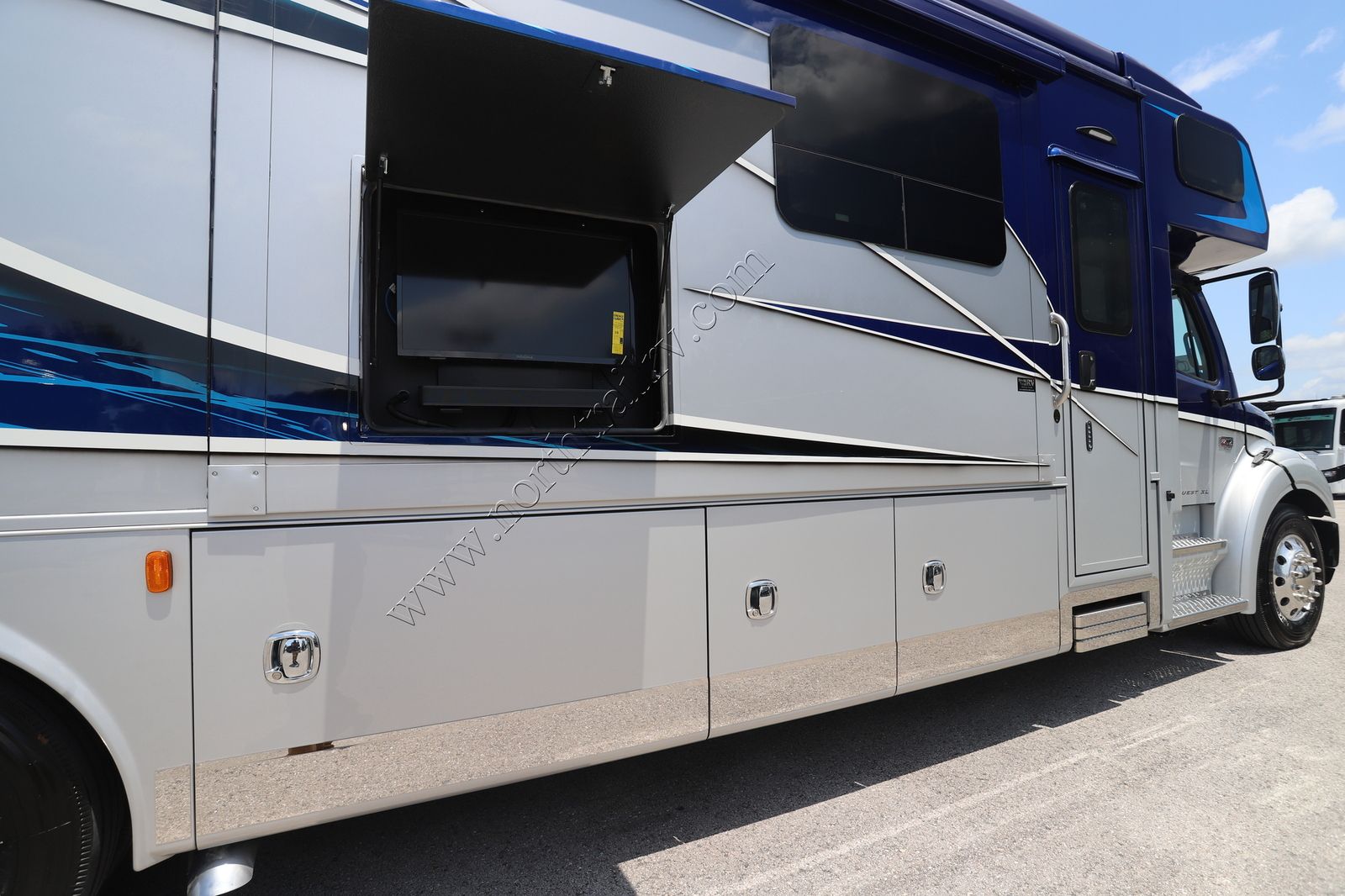 Dynamax Motorhomes For Sale | North Trail RV Center
