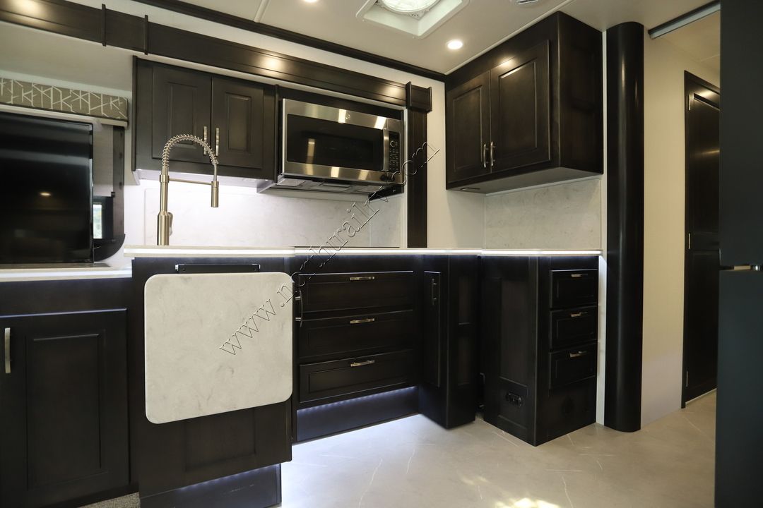 2024 Dynamax Dynaquest Xl 3801TS 15851