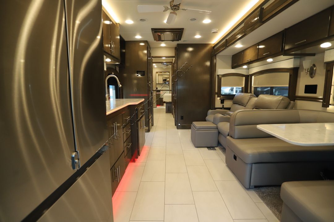 2023 Renegade Rv Classic 45CBF 15906-1