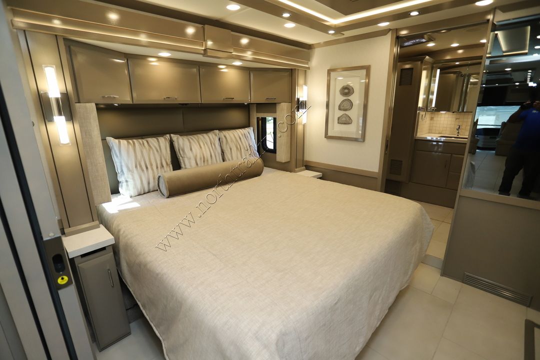 2025 Newmar Mountain Aire 4118 16012